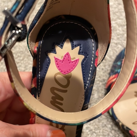 Sam Edelman | Shoes | Sam Edelman Yaro Navy Vivid Flower Bouquet ...